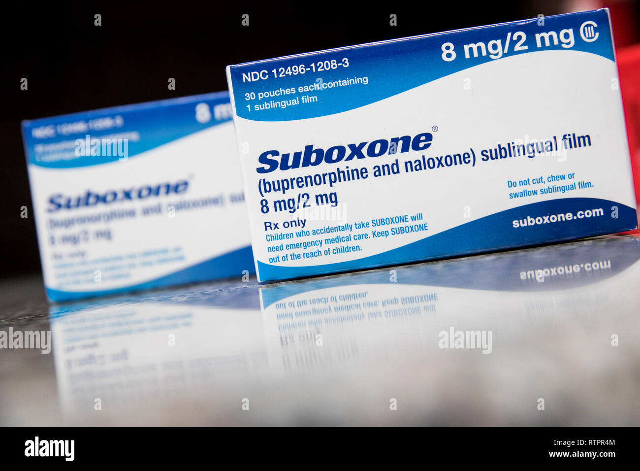 Naloxone hi-res stock photography and images - Alamy