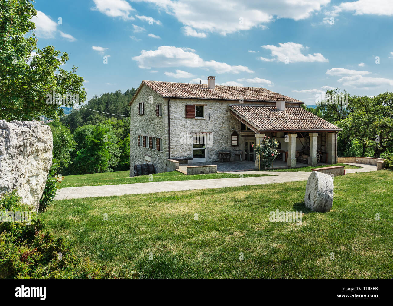 Old farmhouse in Tuscan, Italy Stock Photo - Alamy