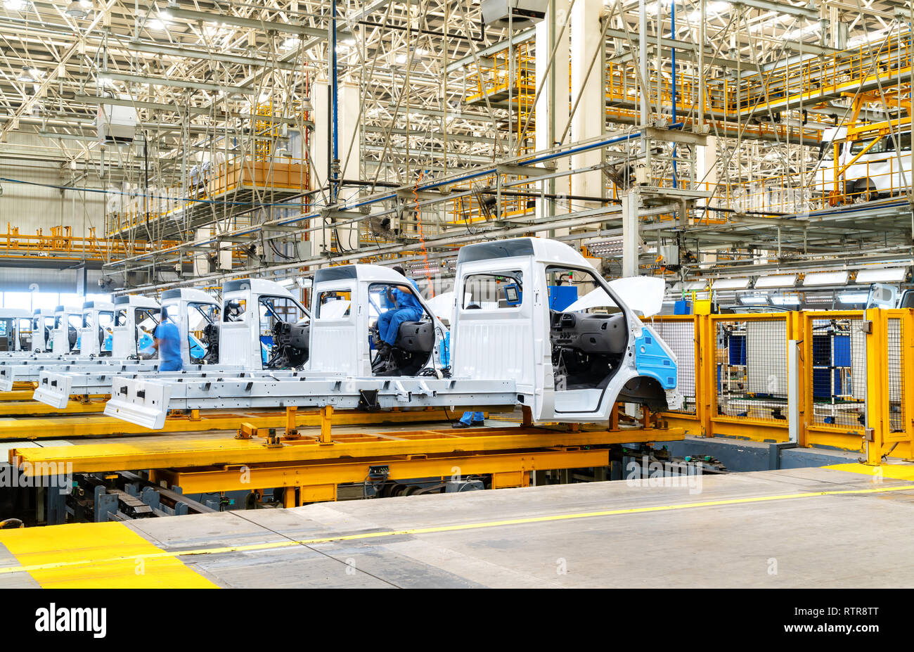 Engine manufacture production line hi-res stock photography and images ...