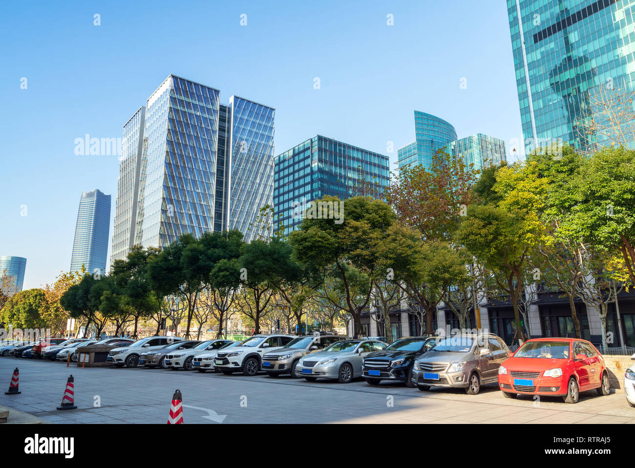 Parked car in front of office building hi-res stock photography and ...