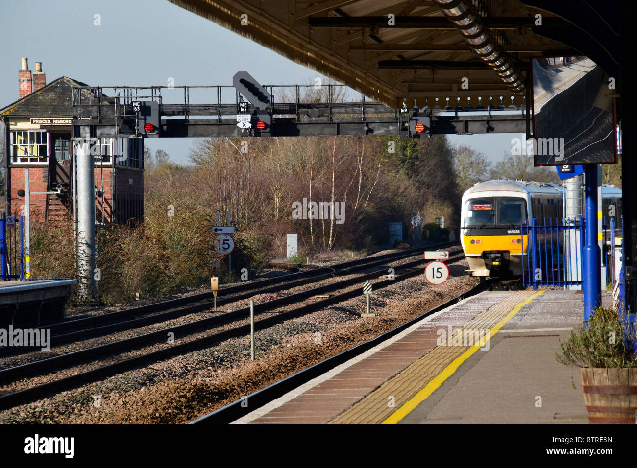 Diesel train departing from Princes Risborough Railway Station, Princes ...