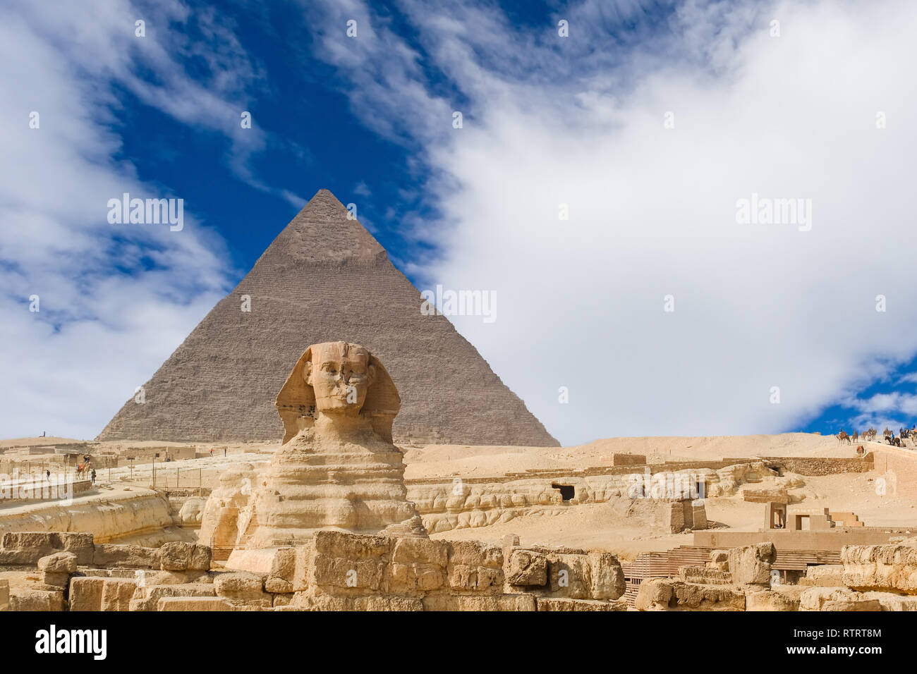 Famous great sphinx pyramid hi-res stock photography and images - Alamy