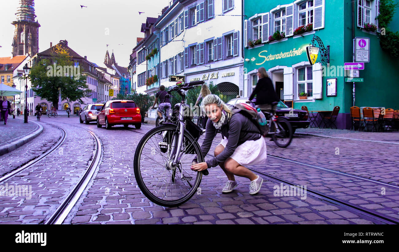 Blond woman pop art hi-res stock photography and images - Alamy