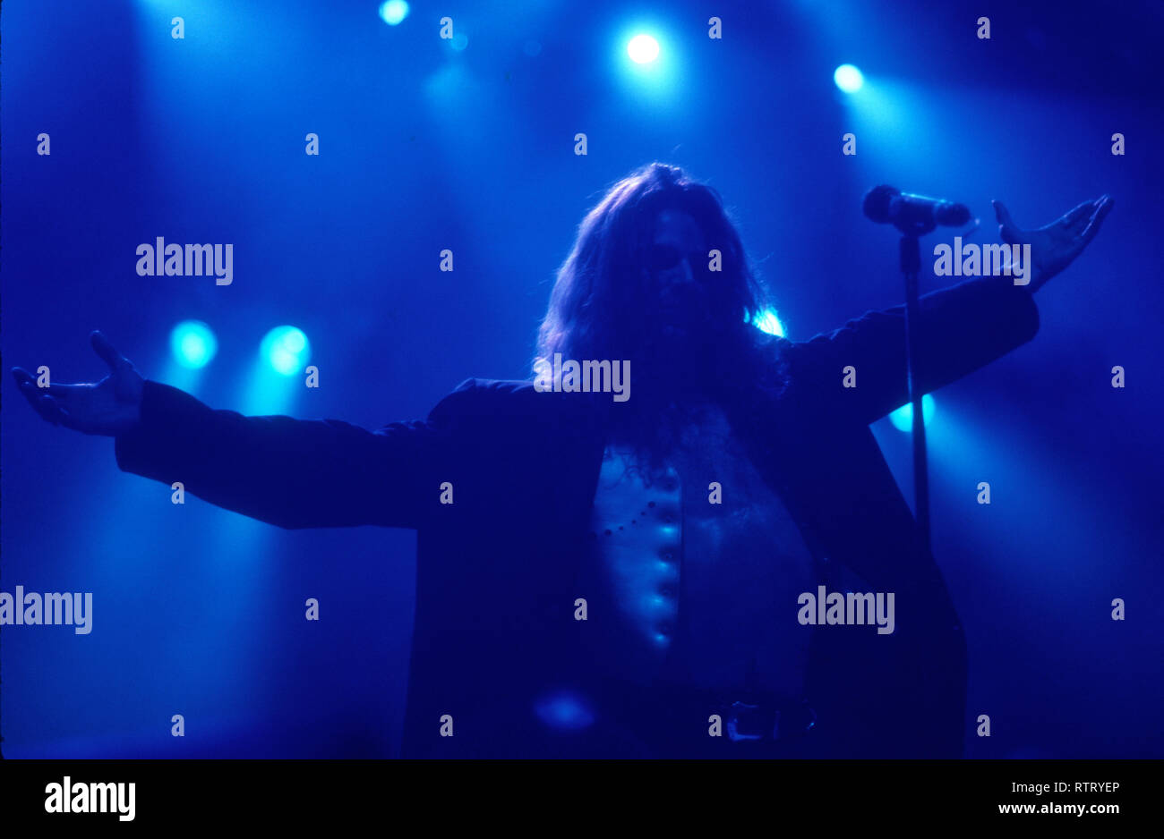 UNIVERSAL CITY, CA - FEBRUARY 6: (EXCLUSIVE) Singer Ricky Martin ...