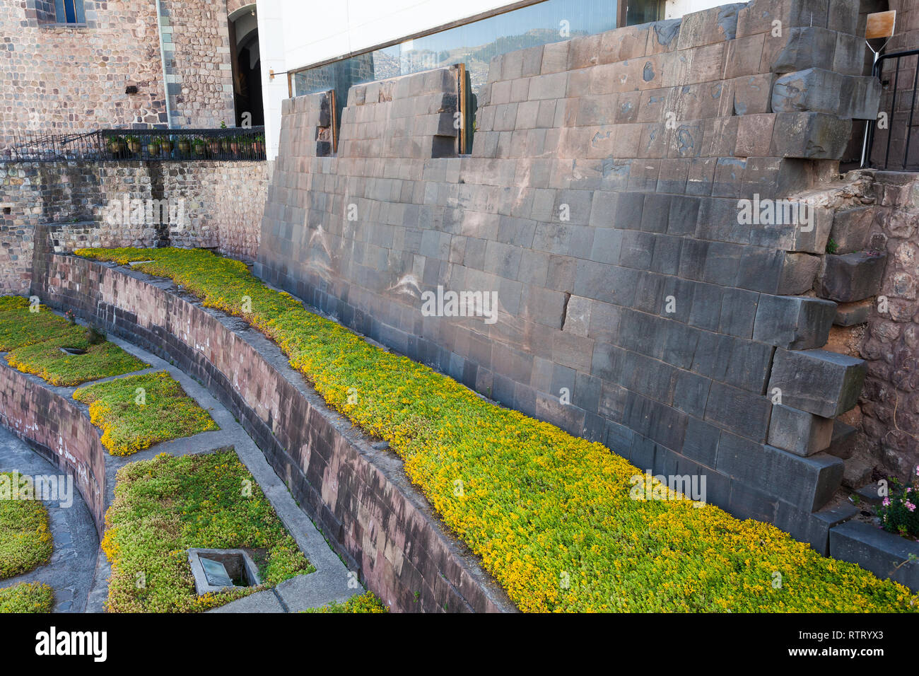 Important Inca ruins preserved inside the temple of Santo Domingo in ...