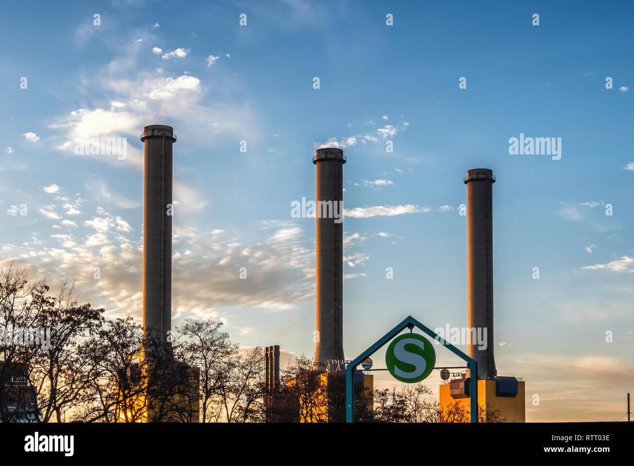 Sbahn sign hi-res stock photography and images - Alamy