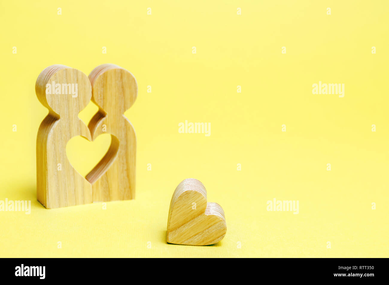 Heart and a couple in love. The concept of family problems and loss of ...