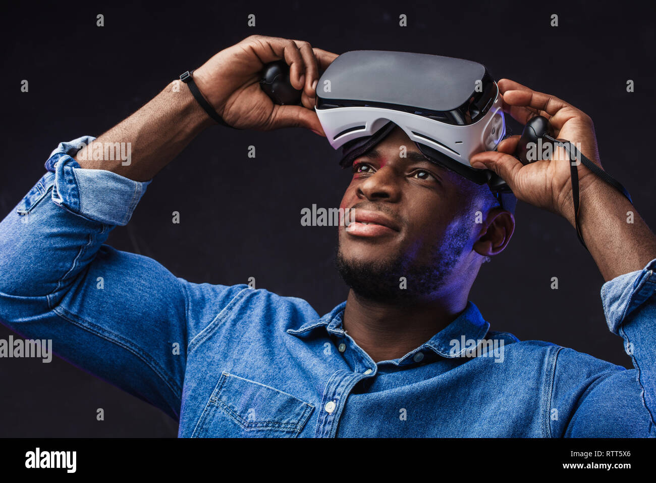 3d technology, virtual reality, gaming, entertainment and people ...