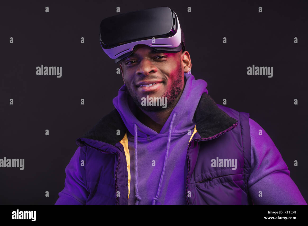 3d technology, virtual reality, gaming, entertainment and people ...