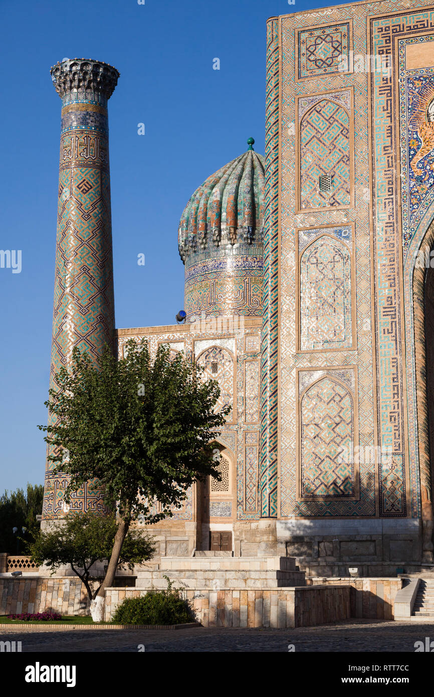 Architectural detail of the Registan palace in Samarkand, Uzbekistan ...