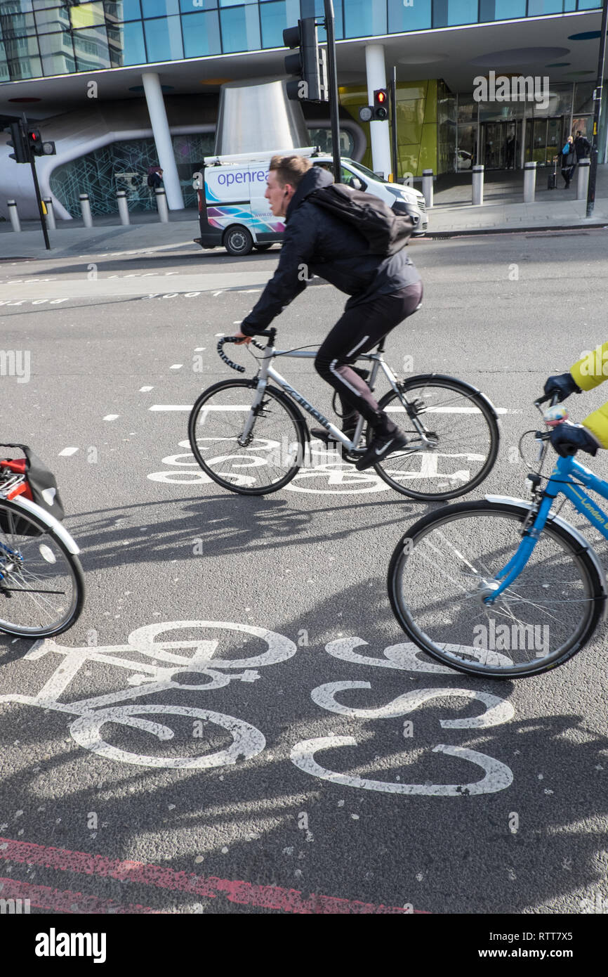 Cyclists,cycling,bicycle,transport,commute,on,Bike,Cycle,cycling,lane ...