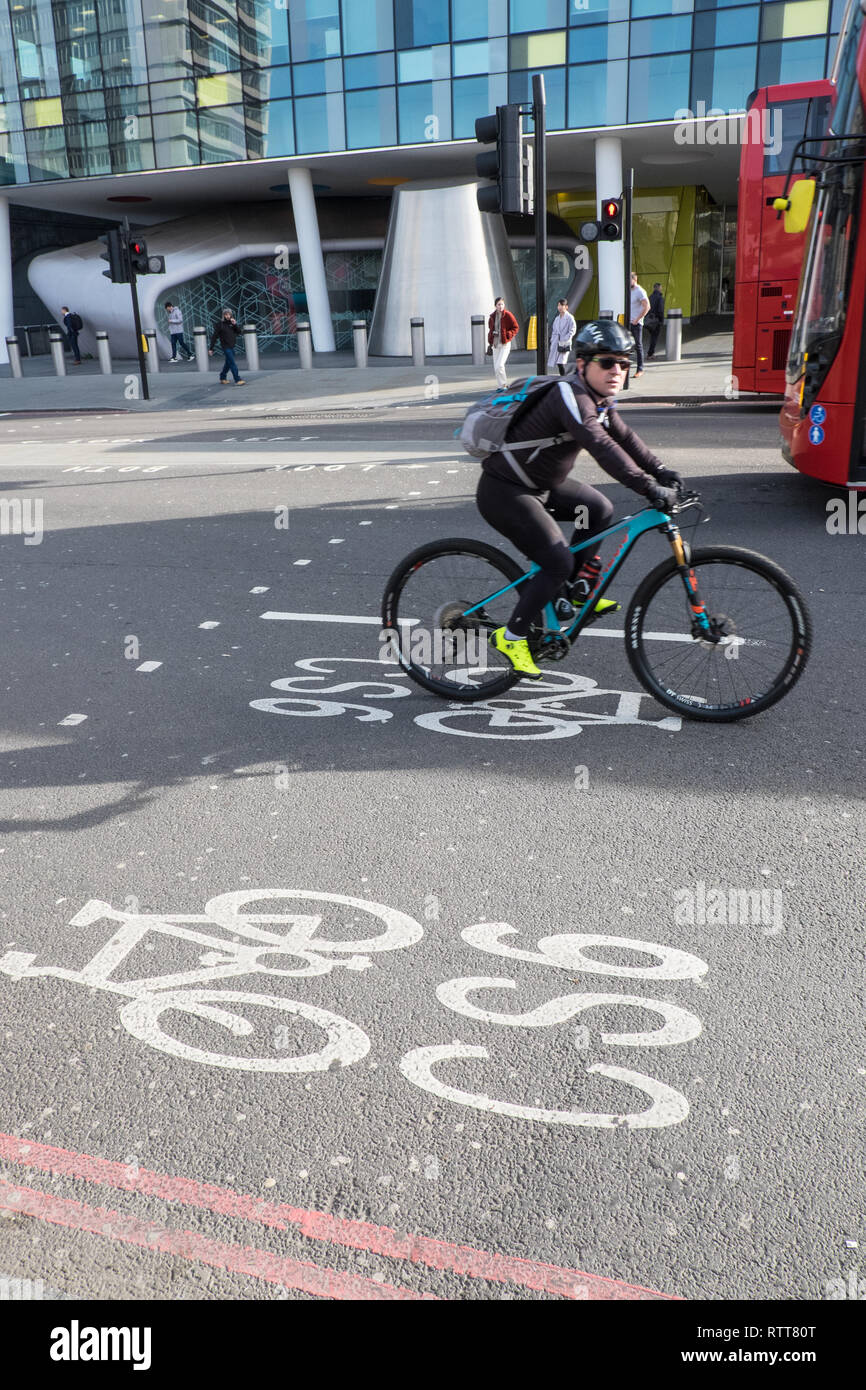 Cyclists,cycling,bicycle,transport,commute,on,Bike,Cycle,cycling,lane ...