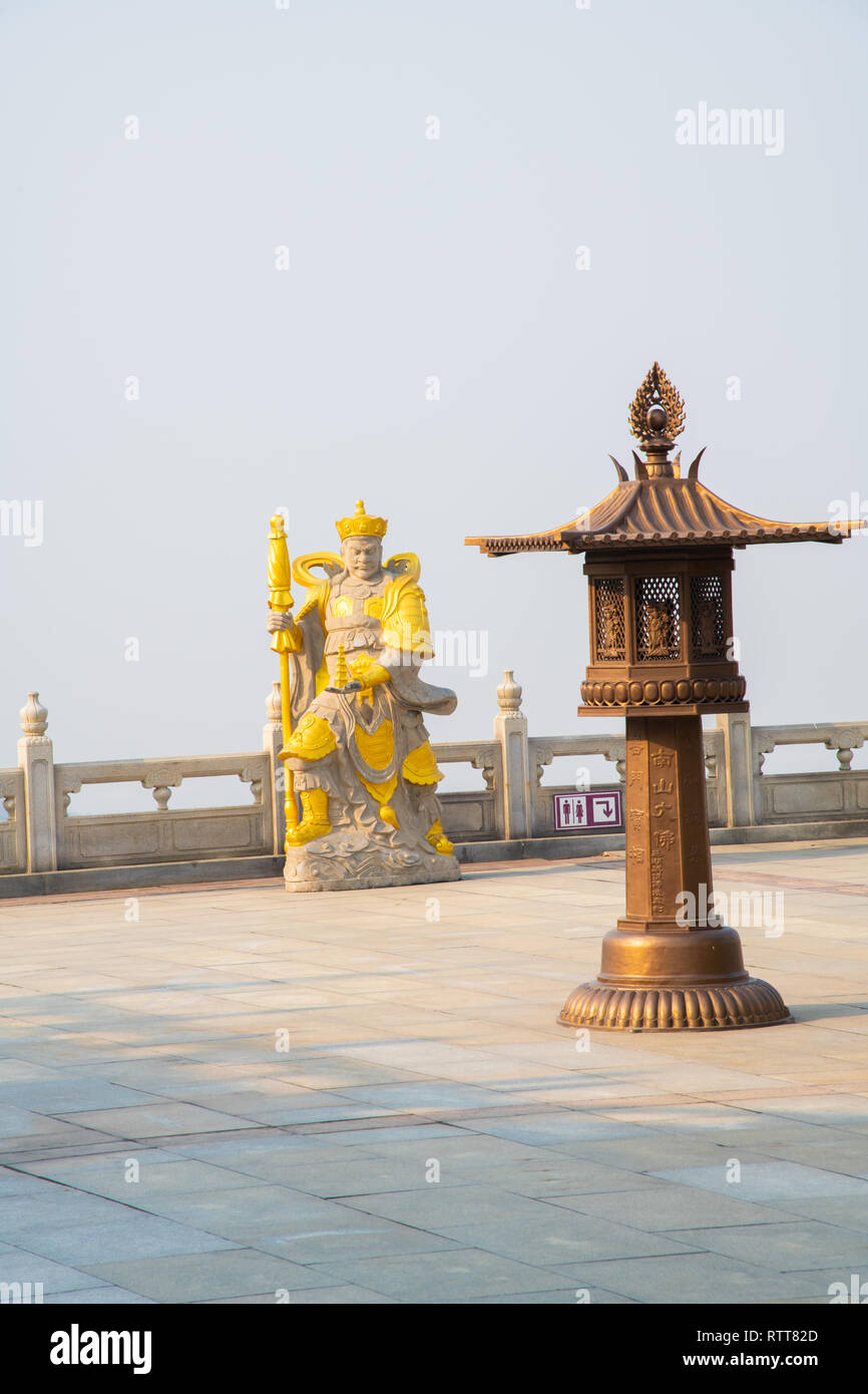 Big bronze budha hi-res stock photography and images - Alamy
