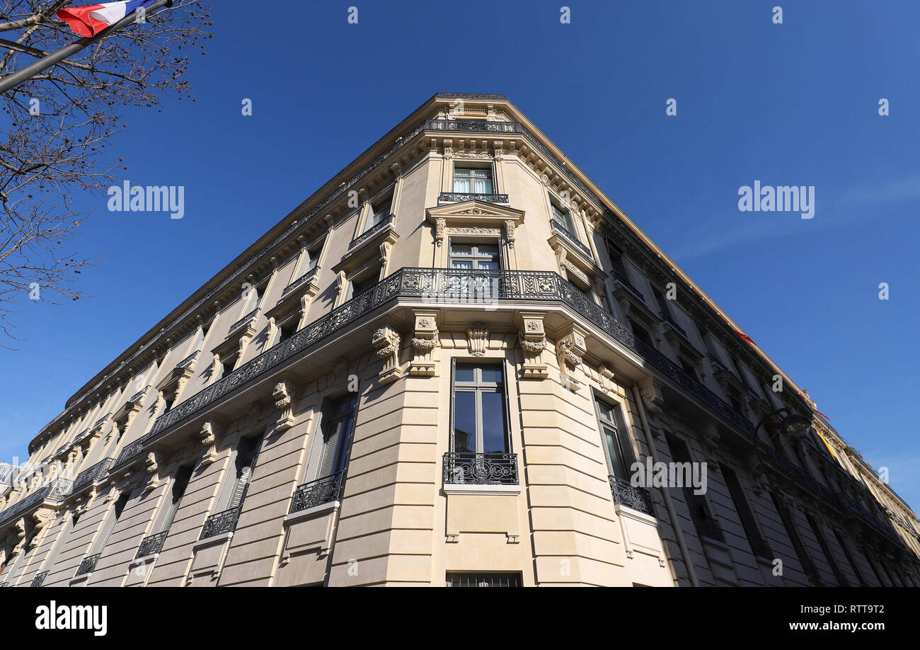 Traditional French house with typical balconies and windows. Paris ...