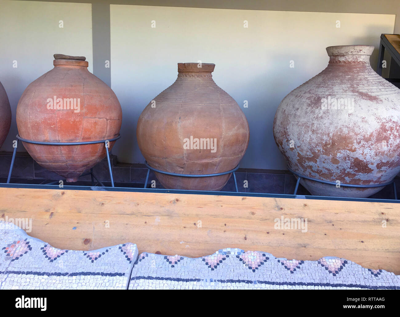Amphorae High Resolution Stock Photography and Images - Alamy