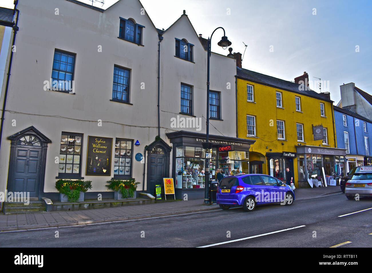Cowbridge high street hi-res stock photography and images - Alamy