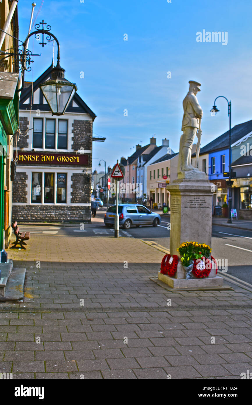Cowbridge high street hi-res stock photography and images - Alamy
