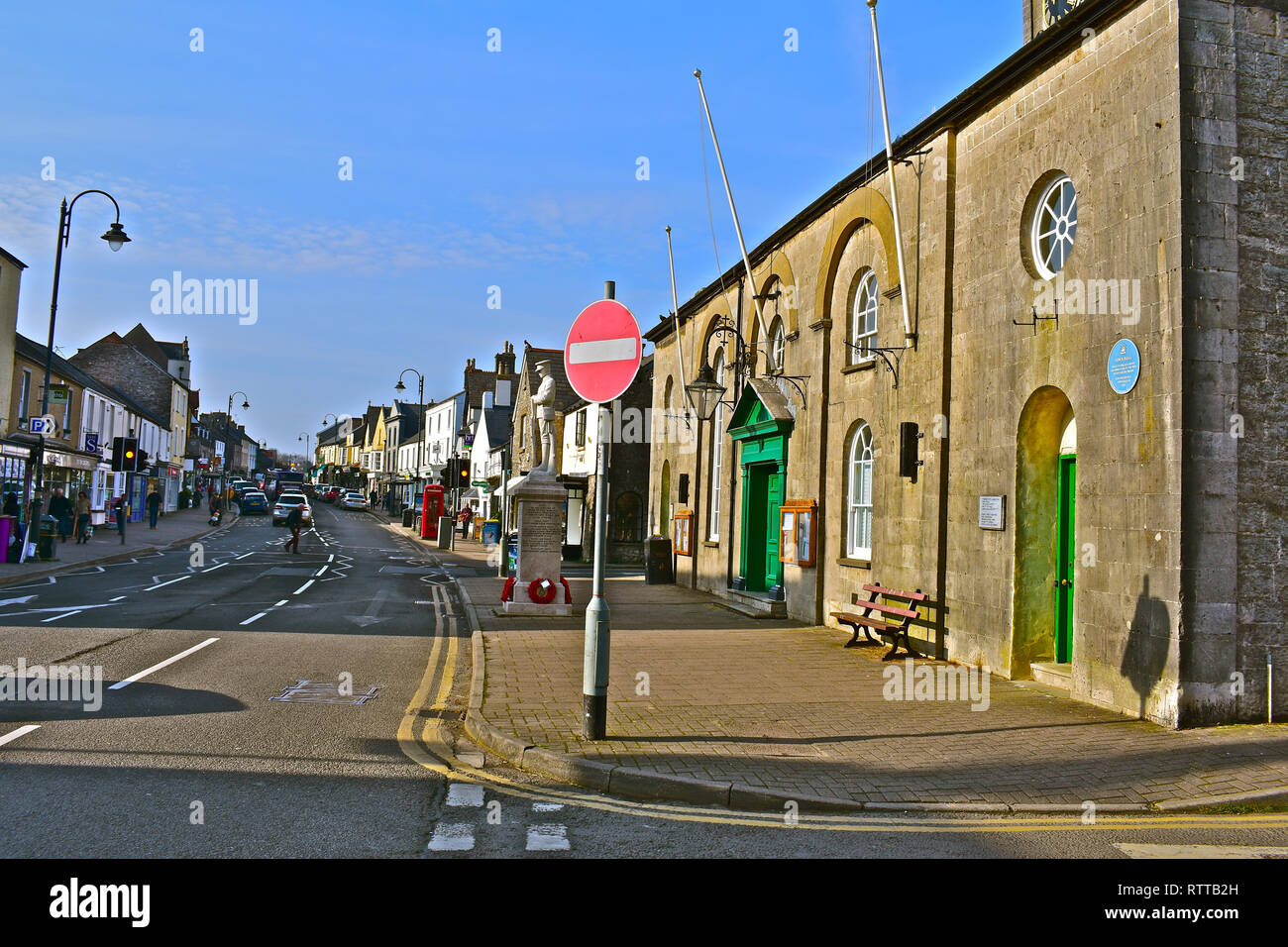 Cowbridge high street hi-res stock photography and images - Alamy