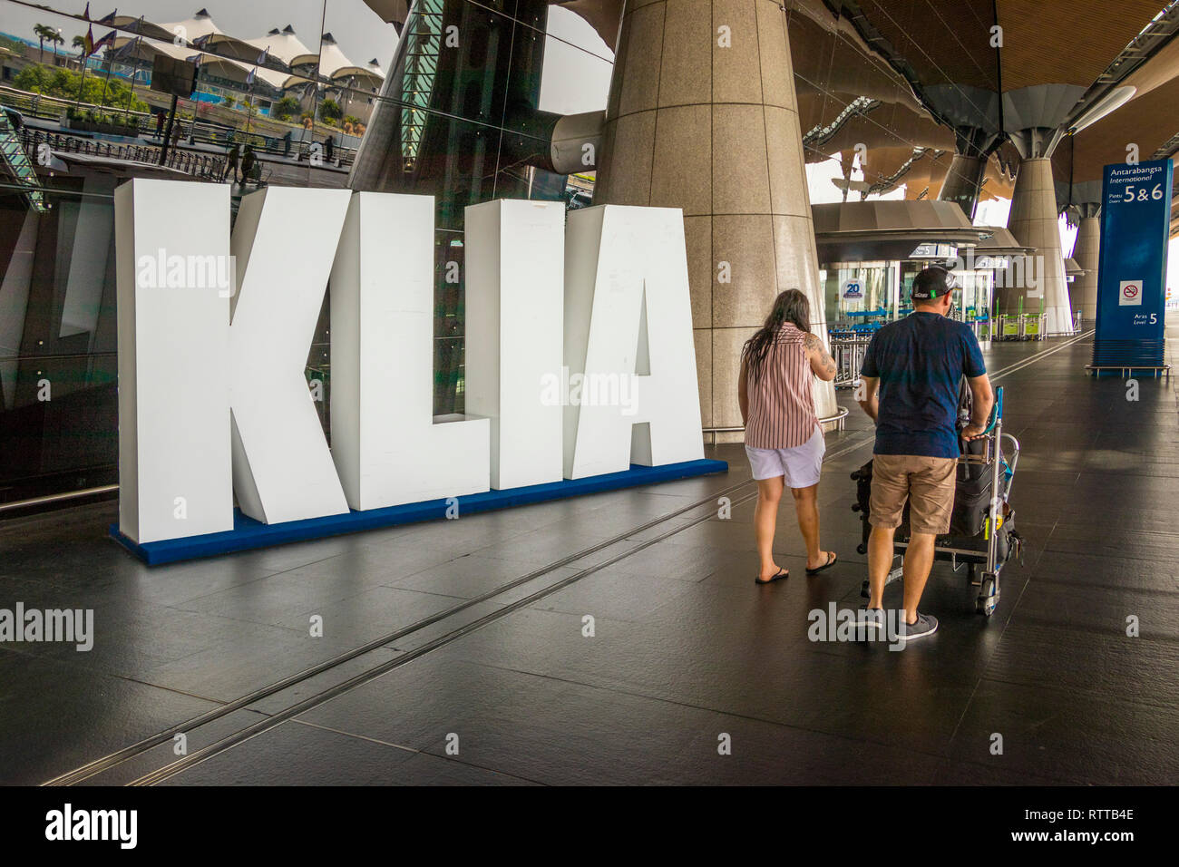 Kl international airport sign hi-res stock photography and images - Alamy