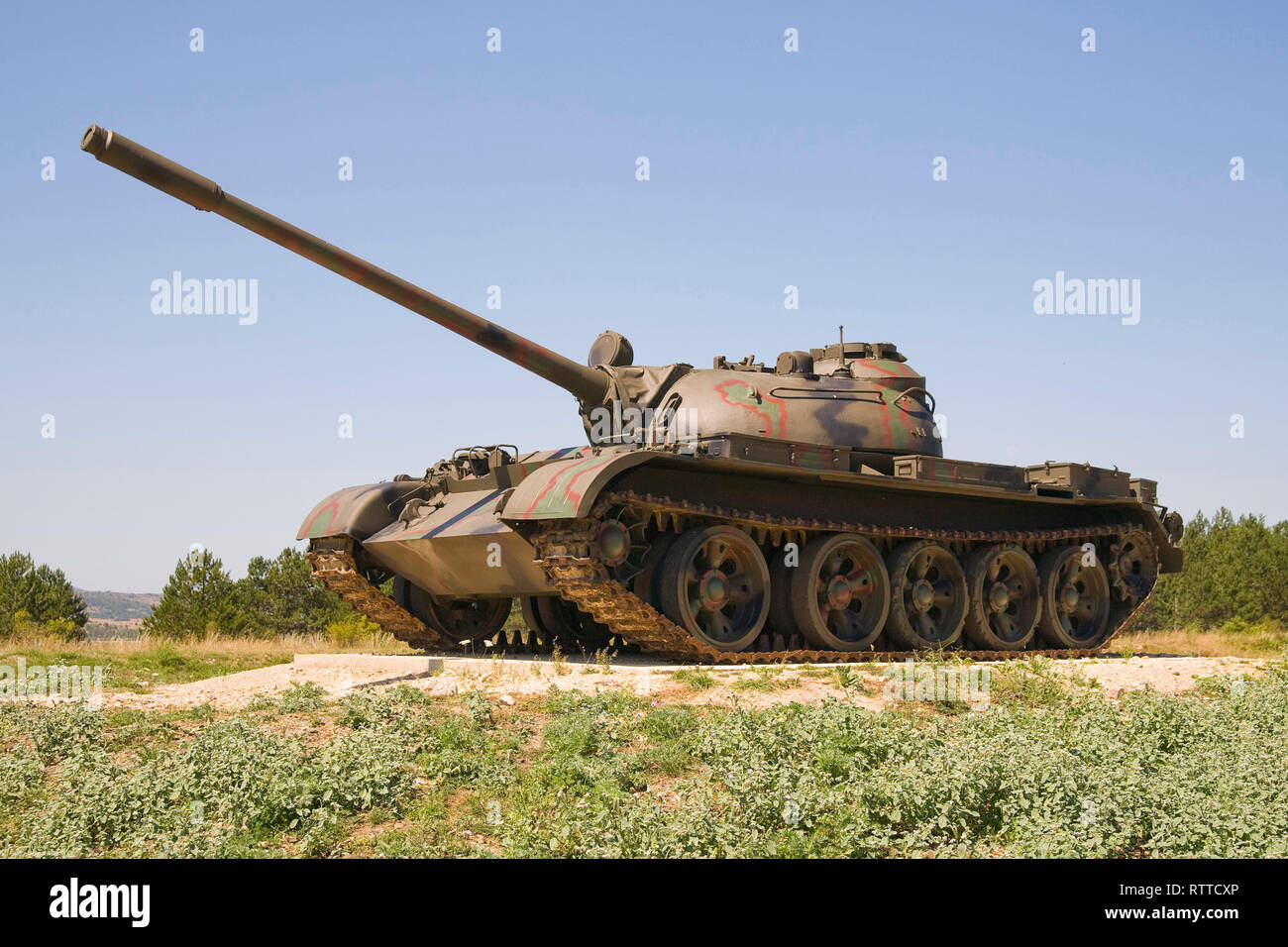 heavy tank T-80 in Croatia - leftover after civil war Stock Photo - Alamy