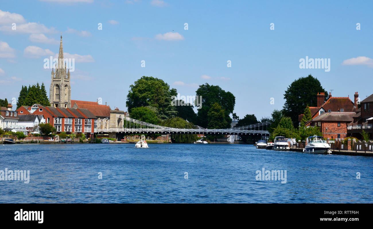 Bridge over the River Thames in Marlow, Buckinghamshire, England, UK ...
