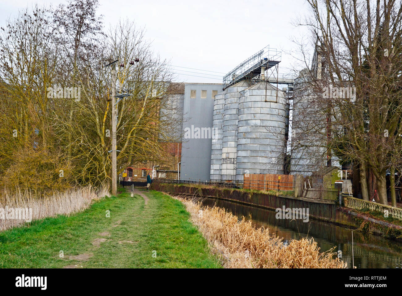 Heygates Grain Ltd Flour Mill on the Grand Union Canal, Tringford ...