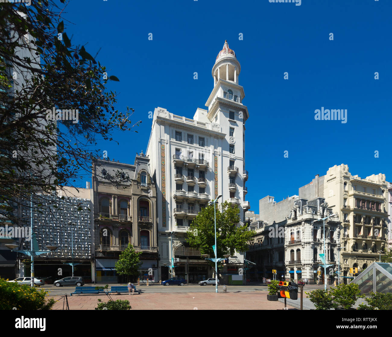 Juan Pedro Fabini square (Plaza Ingeniero Juan Pedro Fabini) landmark ...