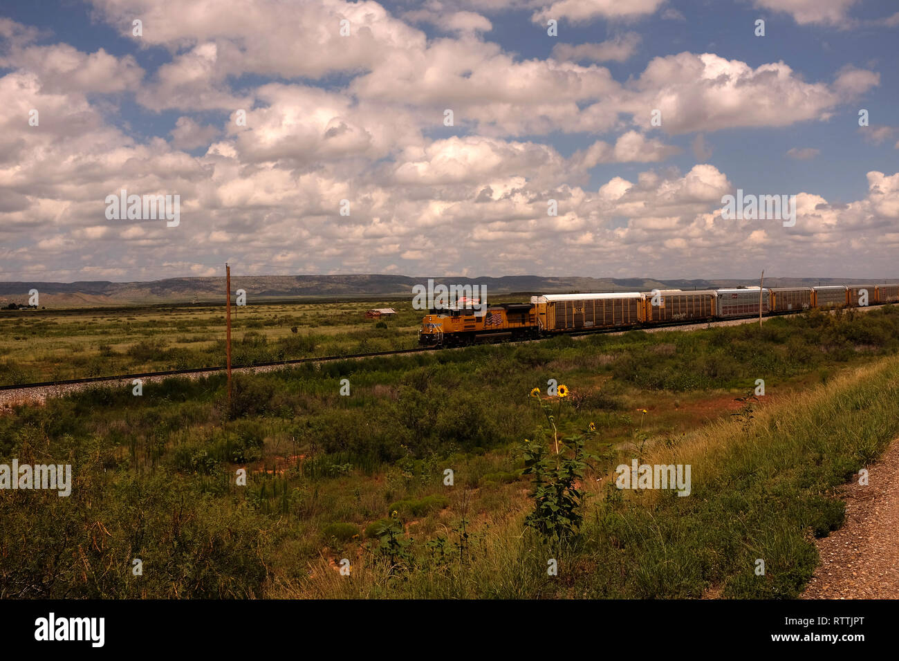 Super long train hi-res stock photography and images - Alamy