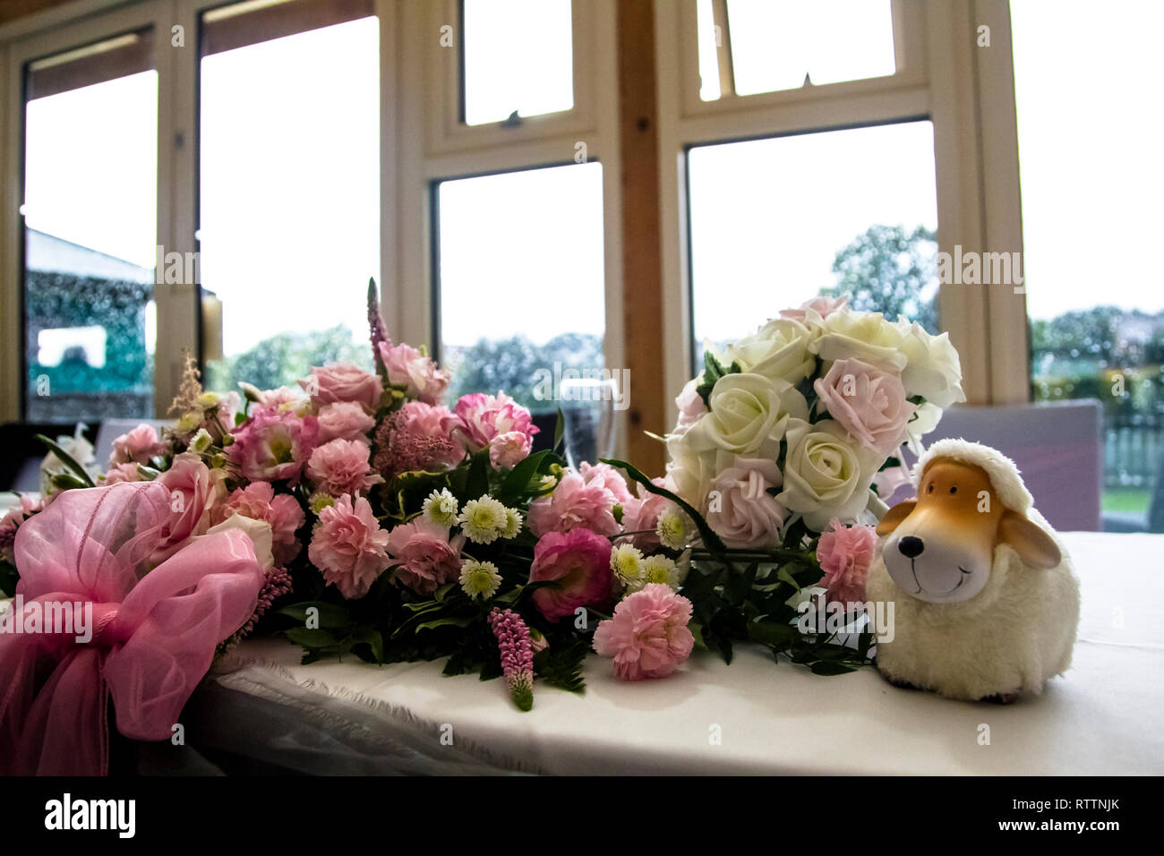 Sheep wedding decoration Stock Photo - Alamy