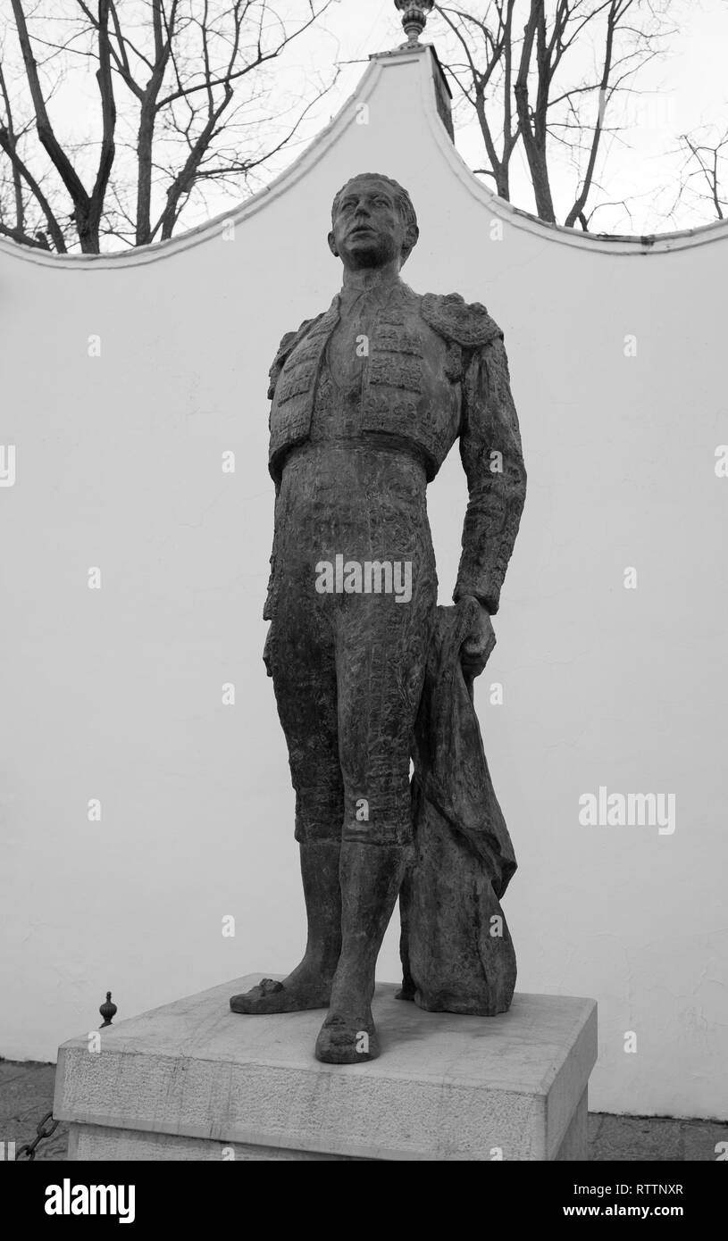 Bullfighter statue outside the bullring at Ronda Spain Stock Photo - Alamy