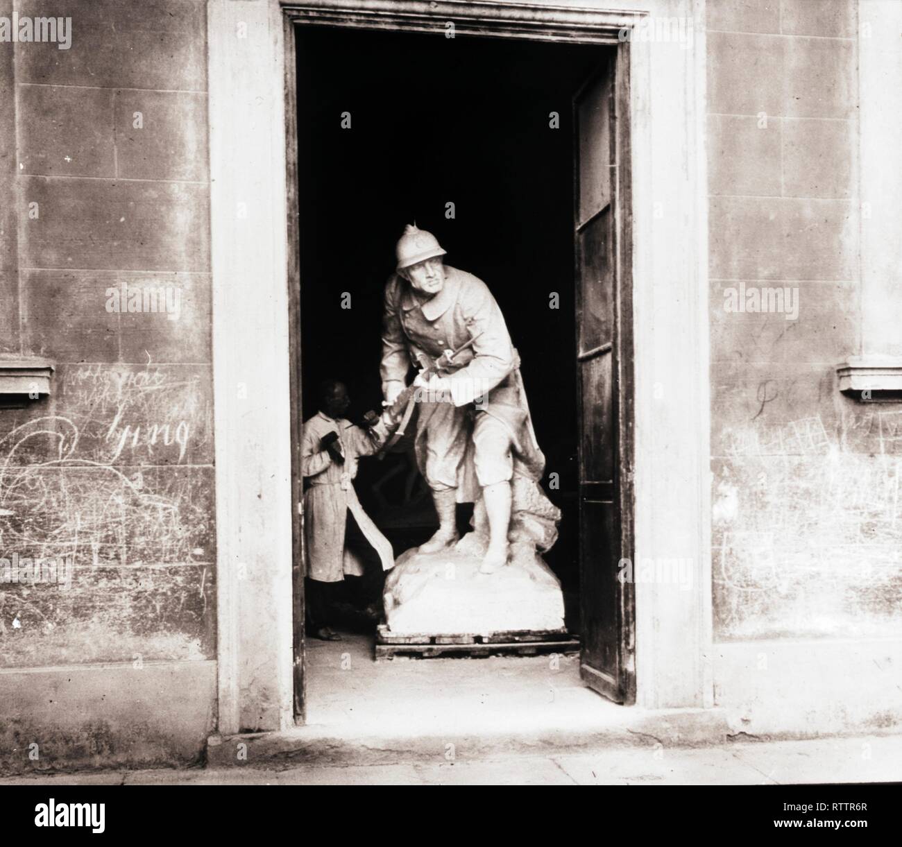 WWI Statue in Doorway, Rome, Italy, 1924 Stock Photo - Alamy