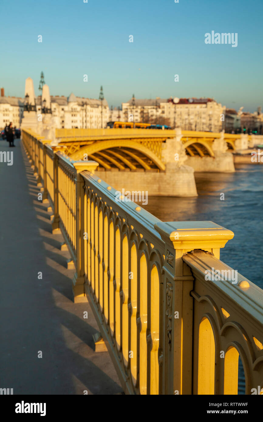 Margaret bridge hi-res stock photography and images - Alamy