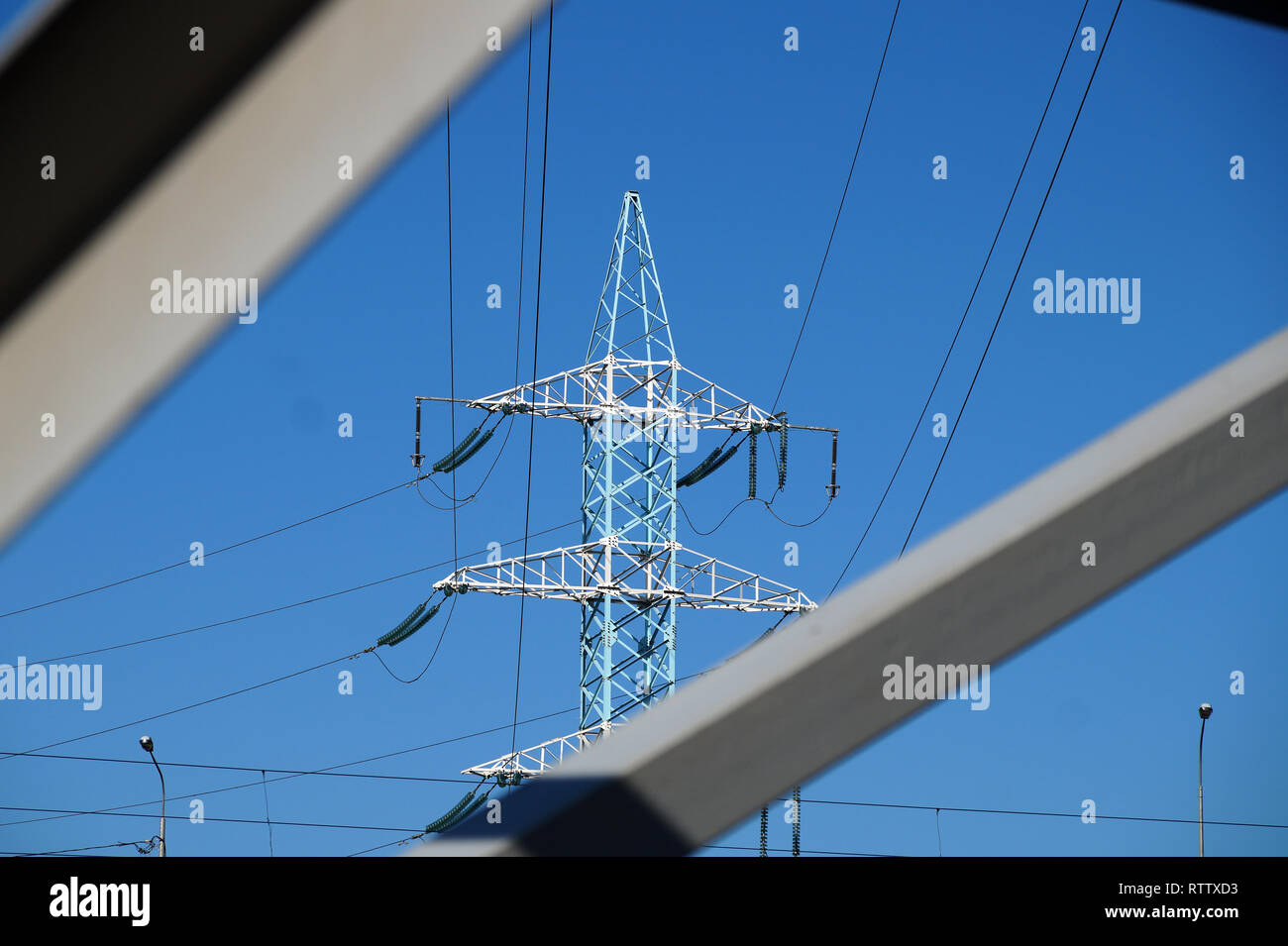 Cable support mast hi-res stock photography and images - Alamy