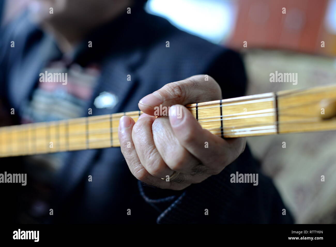 Saz-Turkish musical instrument Stock Photo - Alamy