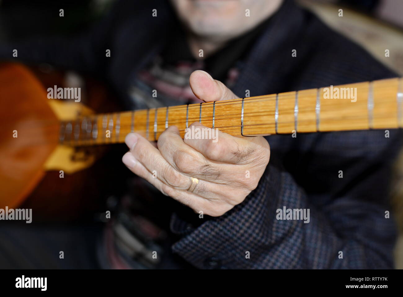 Saz-Turkish musical instrument Stock Photo - Alamy