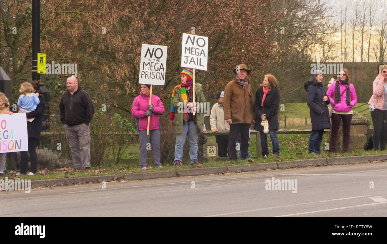 440 inmates in the village of full sutton hi-res stock photography and ...