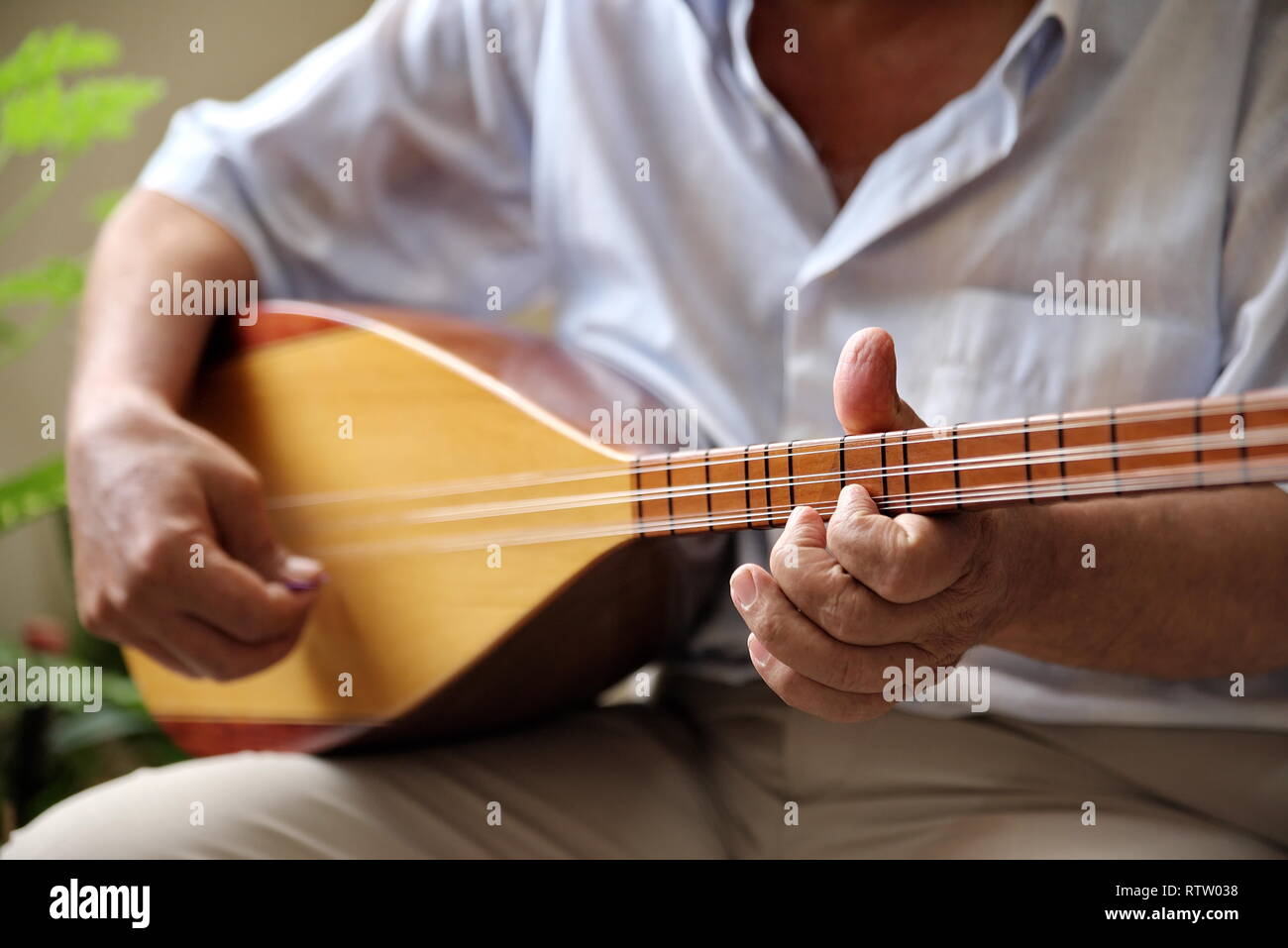 Saz-Turkish musical instrument Stock Photo - Alamy