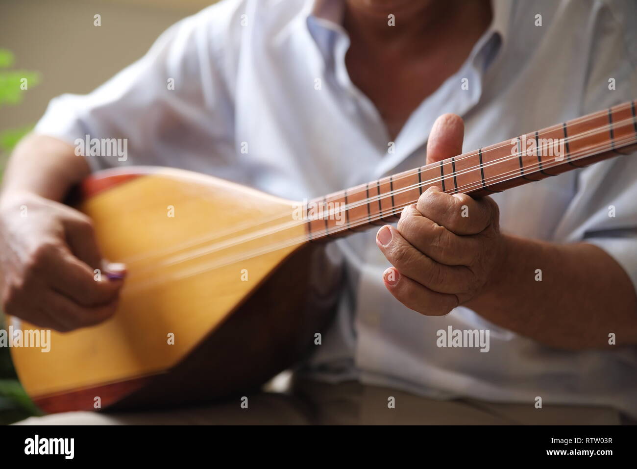 Saz-Turkish musical instrument Stock Photo - Alamy