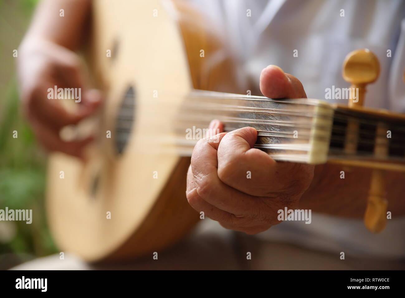 Saz-Turkish musical instrument Stock Photo - Alamy