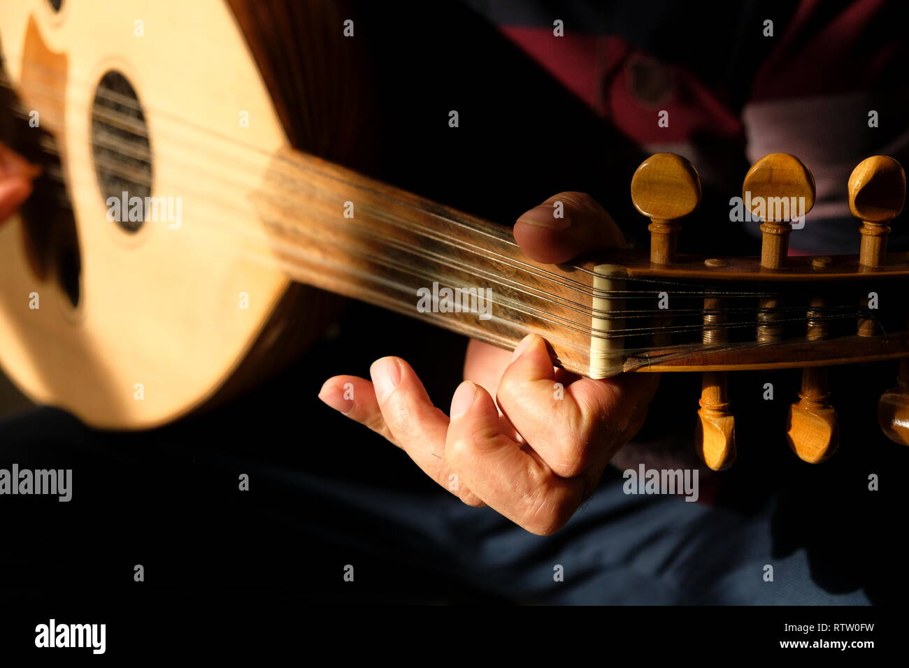 Saz-Turkish musical instrument Stock Photo - Alamy