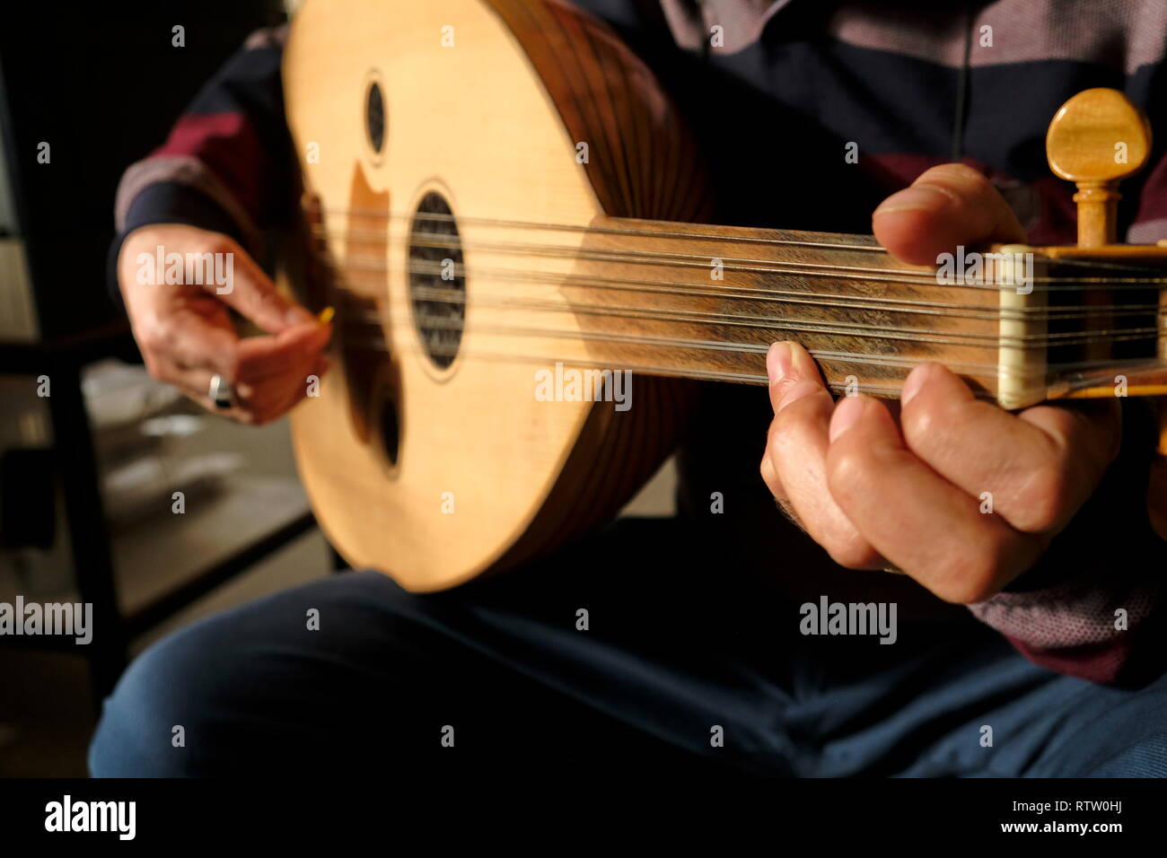Saz-Turkish musical instrument Stock Photo - Alamy