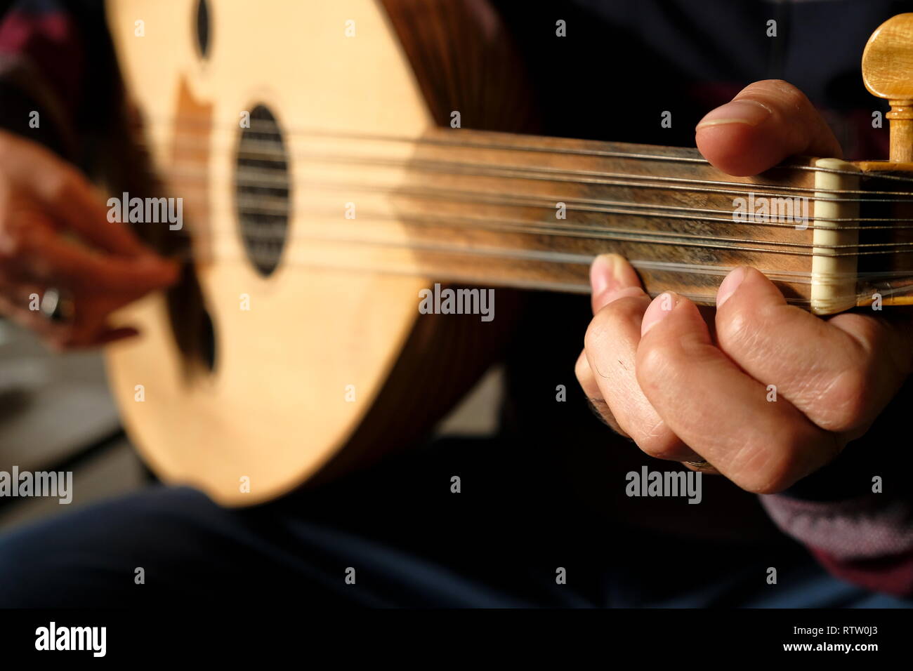 Saz-Turkish musical instrument Stock Photo - Alamy