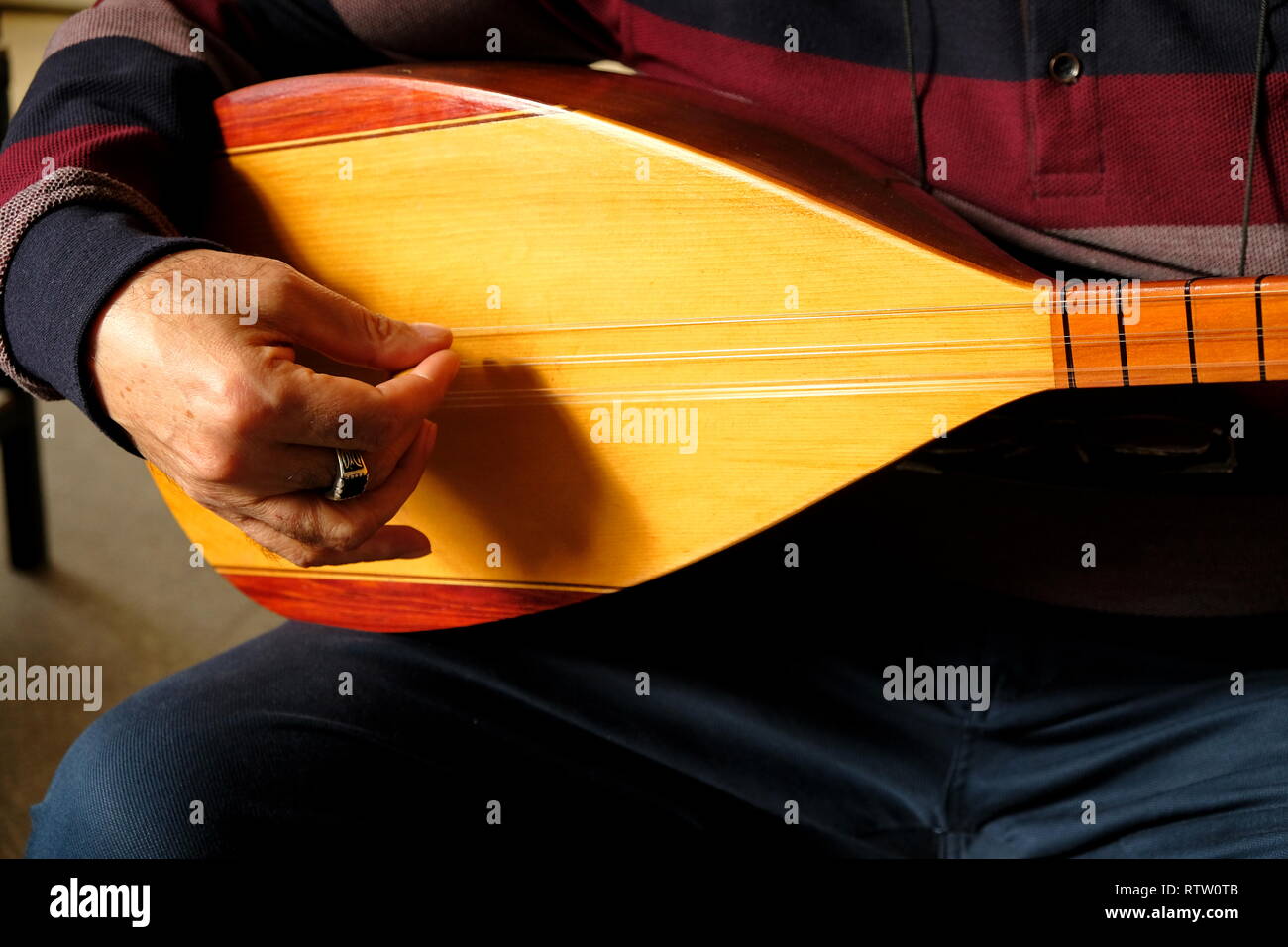 Saz-Turkish musical instrument Stock Photo - Alamy