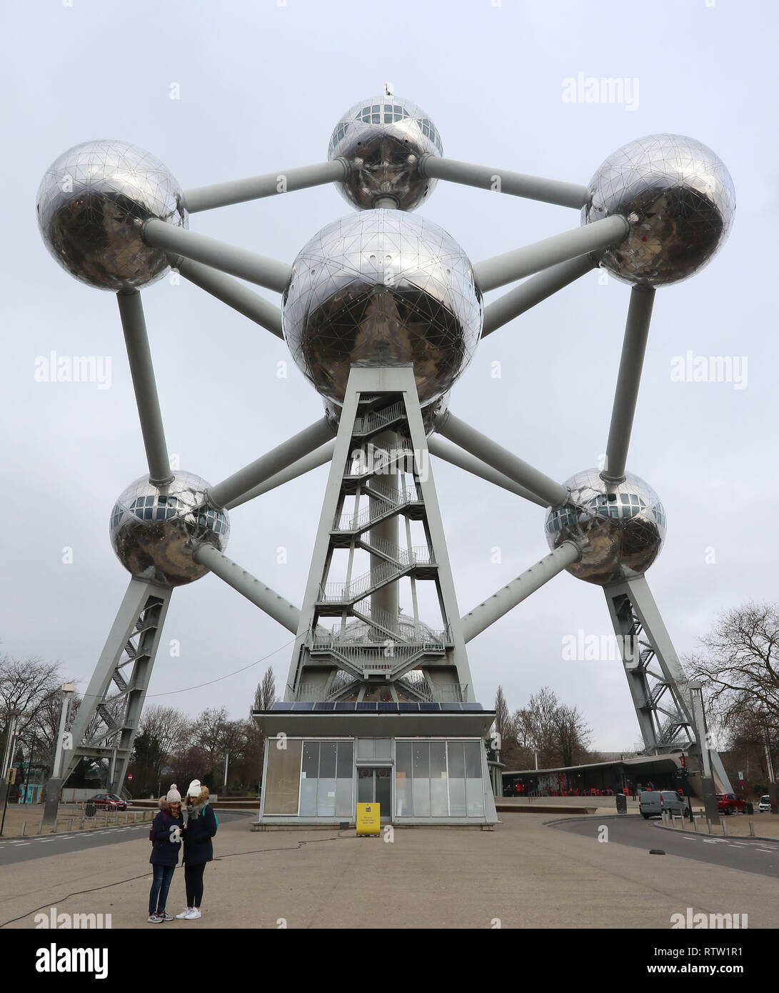 The Atomium was constructed for the first post World War 2 universal ...