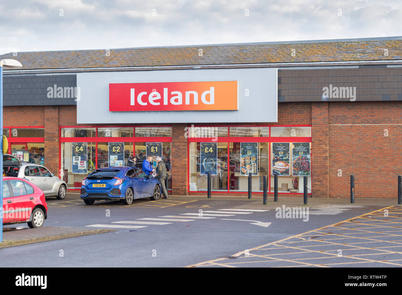 Shop front iceland hi-res stock photography and images - Alamy