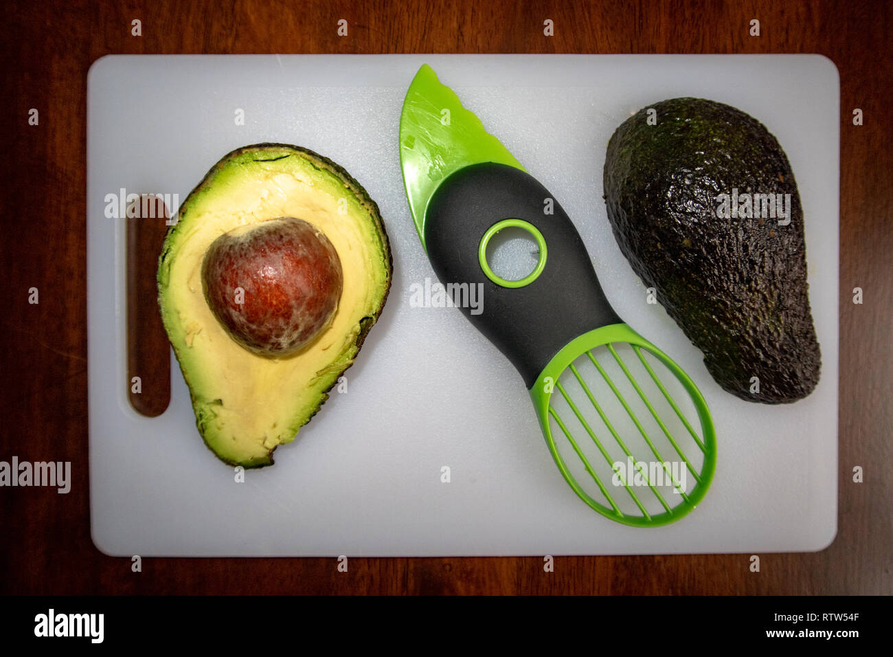 Avocado cutter hi-res stock photography and images - Alamy