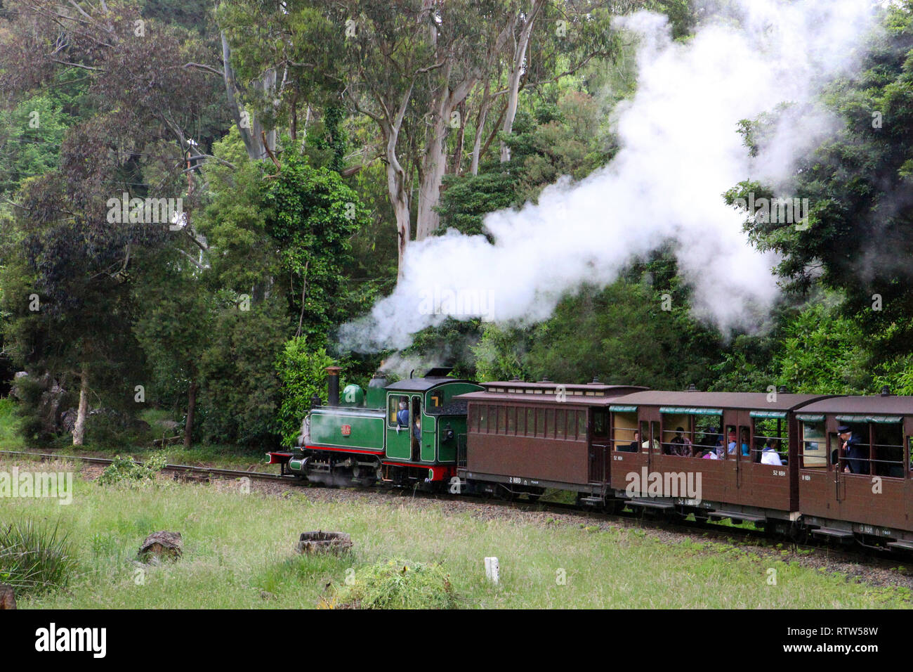 Visit Australia. Scenics and views of Australia. Puffing Billy Steam ...