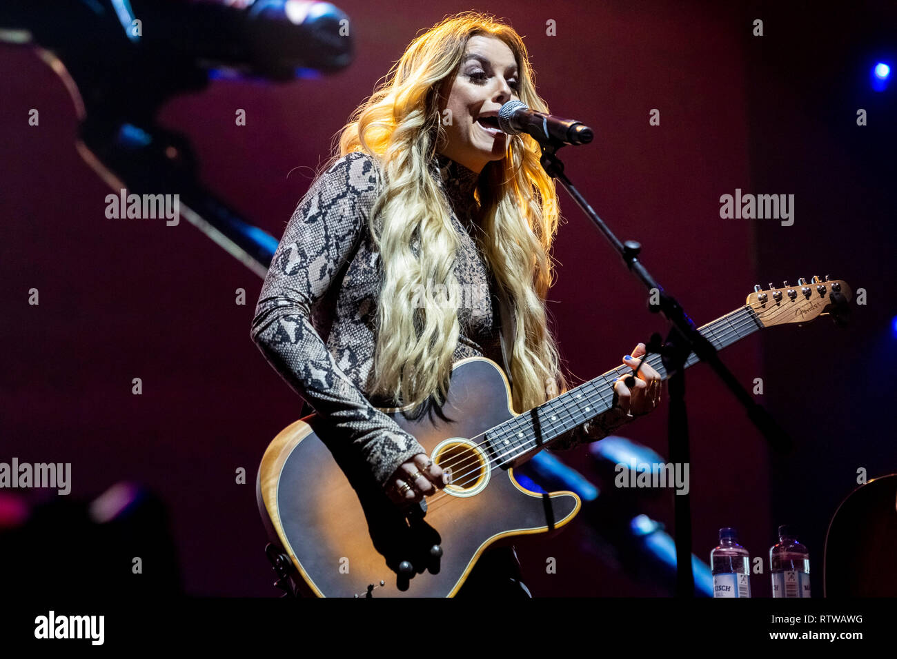 Lindsay ell hi-res stock photography and images - Alamy