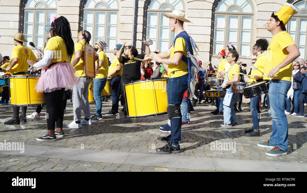 Batucada radical hi-res stock photography and images - Alamy