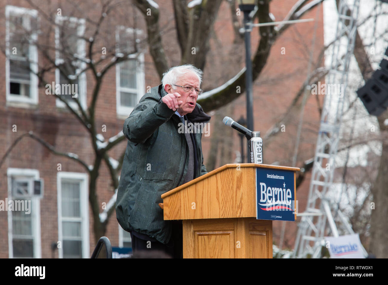 Ed sanders hi-res stock photography and images - Alamy